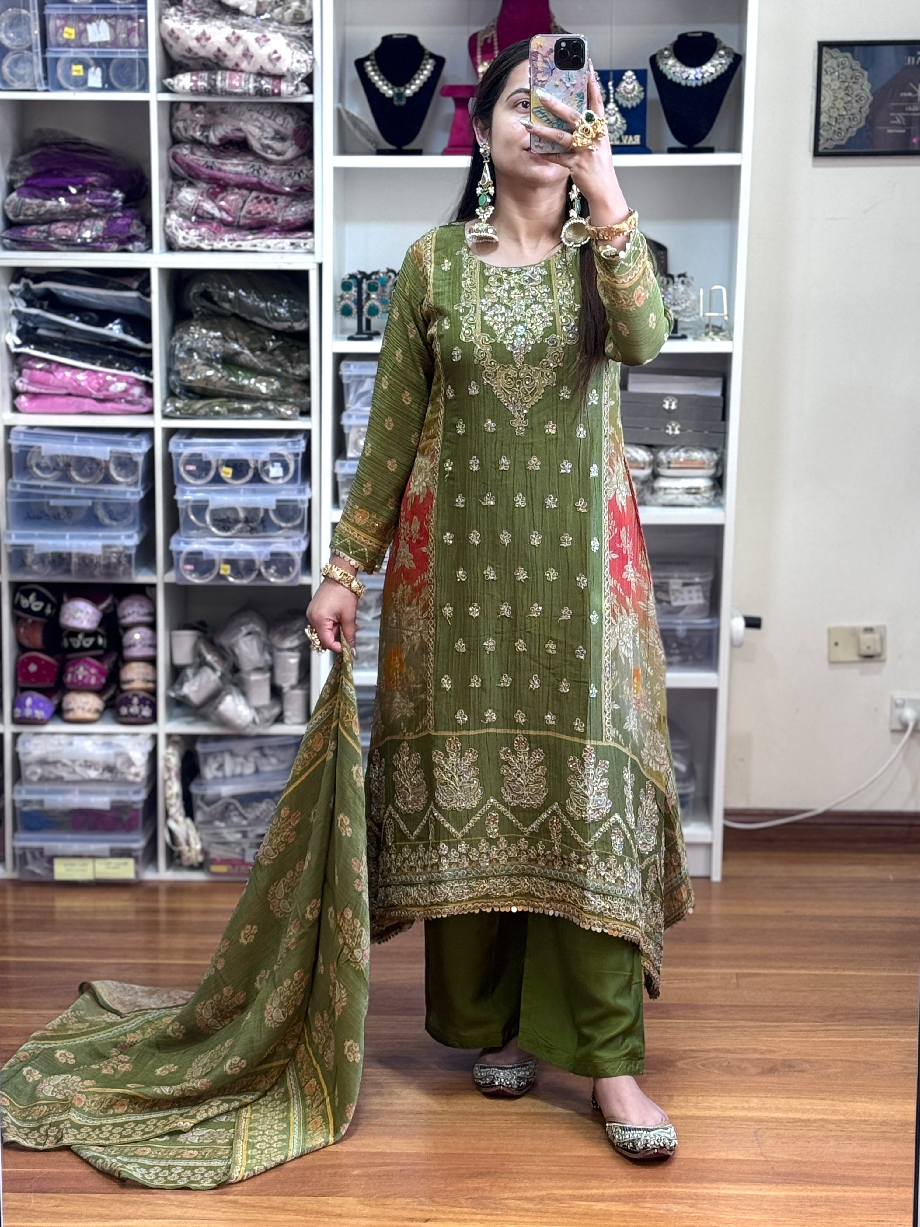 Pure viscous crush with heavy work suit – Rav jewellery